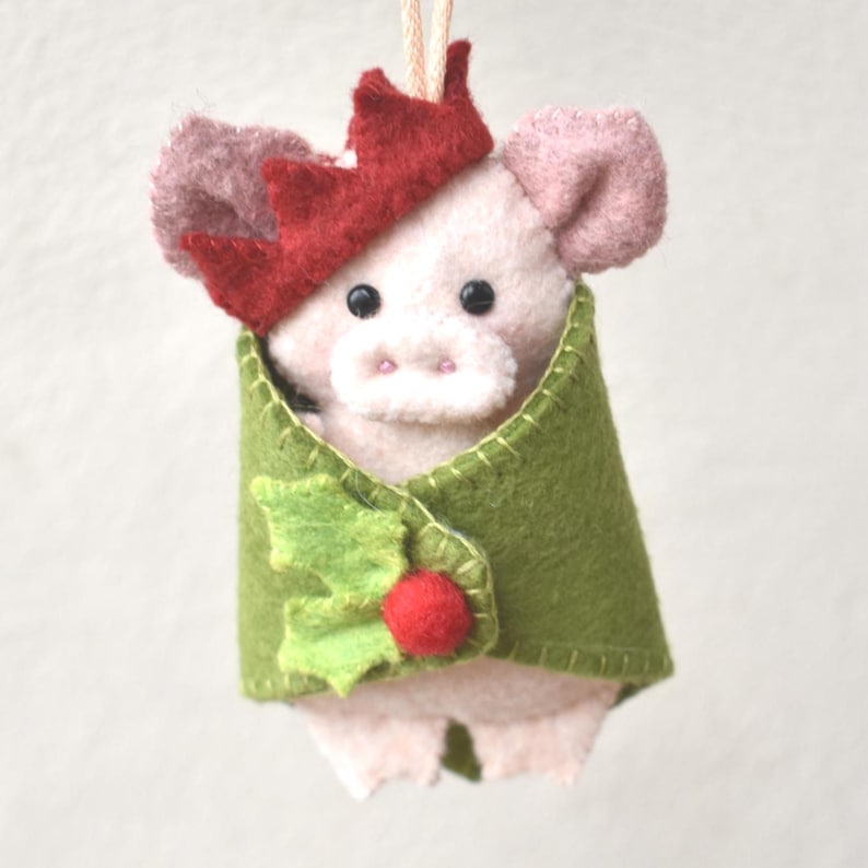 Felt Pigs PDF Sewing Pattern | 'tree' Little Pigs | Pigs in Blankets ...