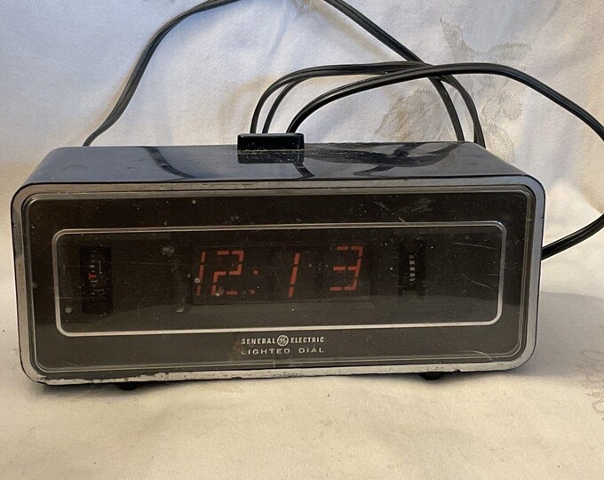 Vintage GE General Electric Alarm Clock Lighted "flip" Dial Model 8132 ...