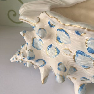 Ceramic Conch Shell Figurine and Cachepot, Hand Painted Blue and White ...