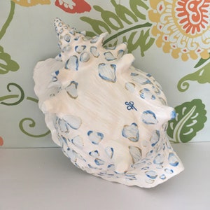 Ceramic Conch Shell Figurine and Cachepot, Hand Painted Blue and White ...