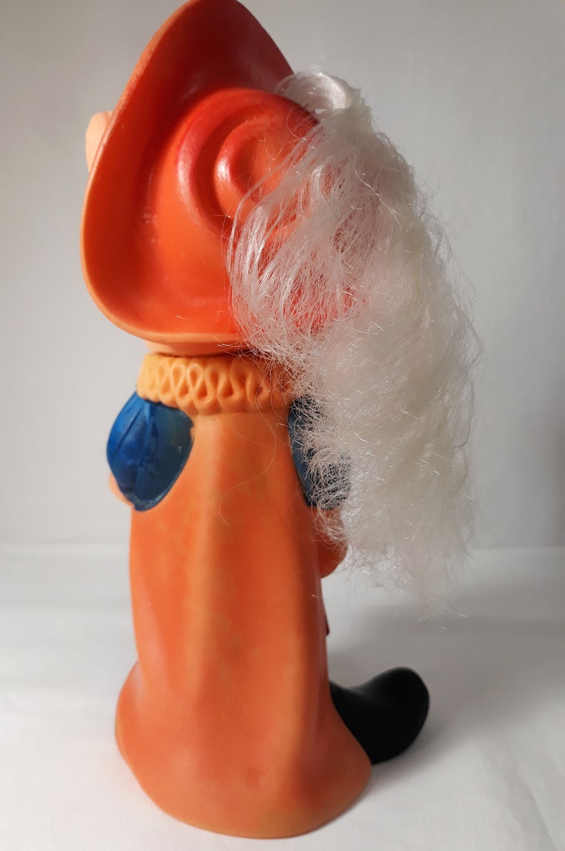 El gato con botas, personaje de cuento de hadas juguete de goma suave ...