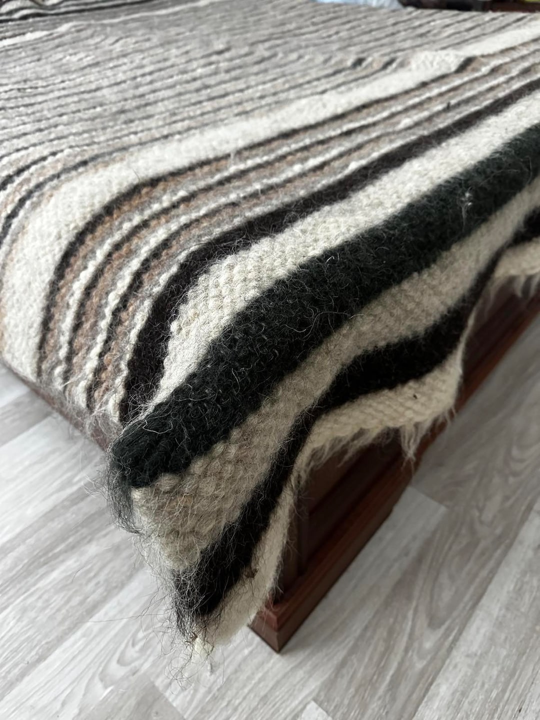 Handmade Ukrainian Wool Blanket, Boucle Throw, Scandinavian Rug - Etsy