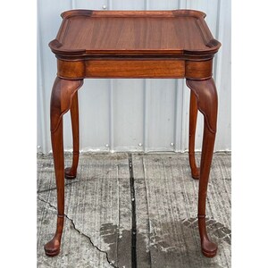 Vintage Carved Mahogany Queen Anne Side Table - Etsy