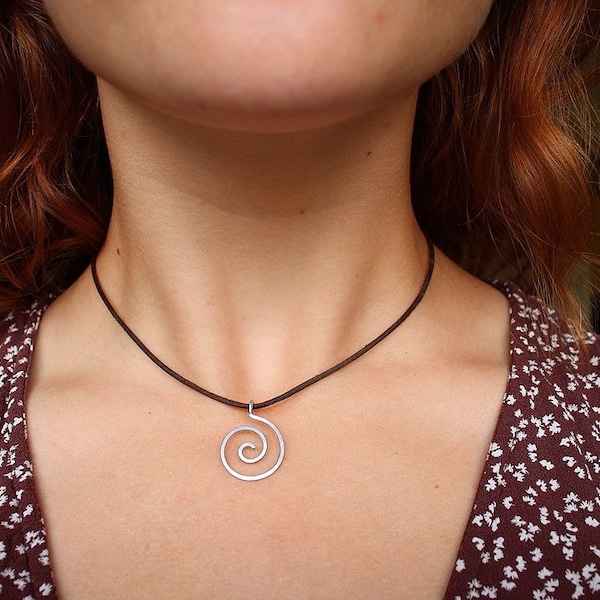 Wire Swirl Necklace - Etsy