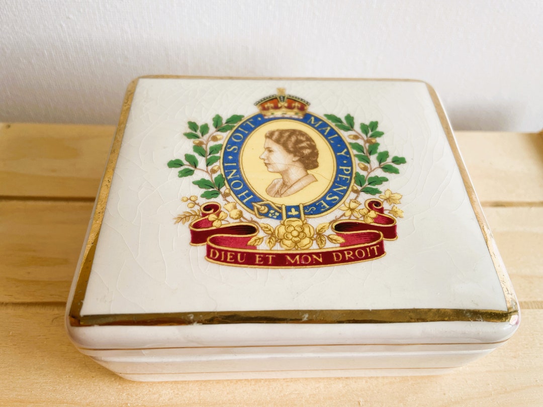 1953 Queen Elizabeth II Coronation Trinket Box Royal Harvey - Etsy