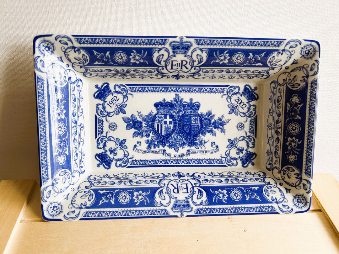 Spode Queen's Golden Jubilee Blue and White Dish, Royal Family Souvenir, Queen Elizabeth II, HRH ...