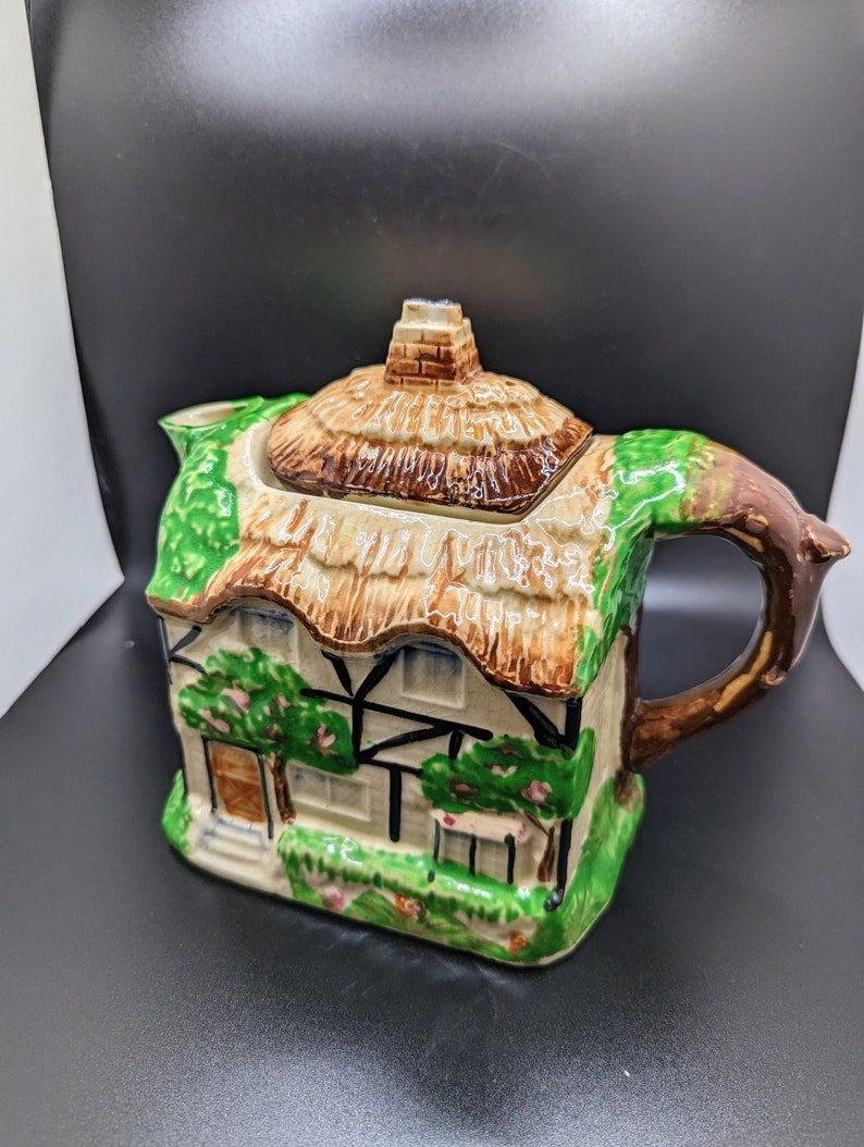 Cottage Teapot / Cottagecore Teapot / Japanese Teapot / - Etsy