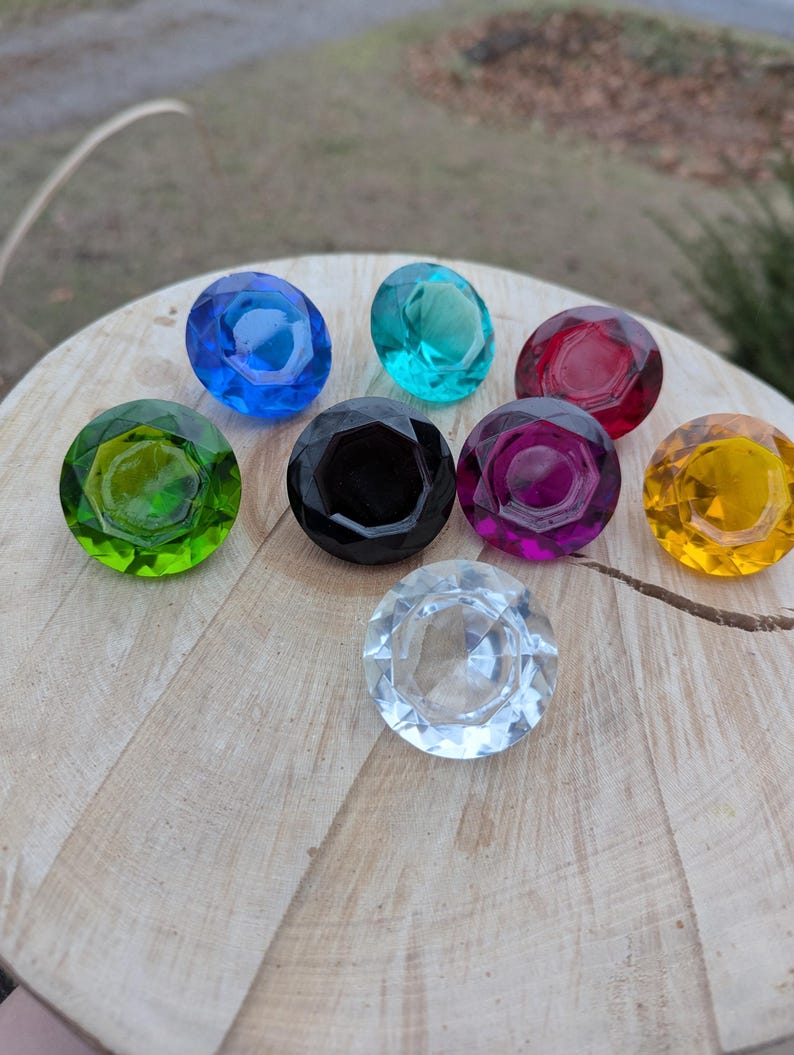 Video Game Gem Cosplay Prop / Custom Set of 8 Gems / Custom Cosplay Gem ...