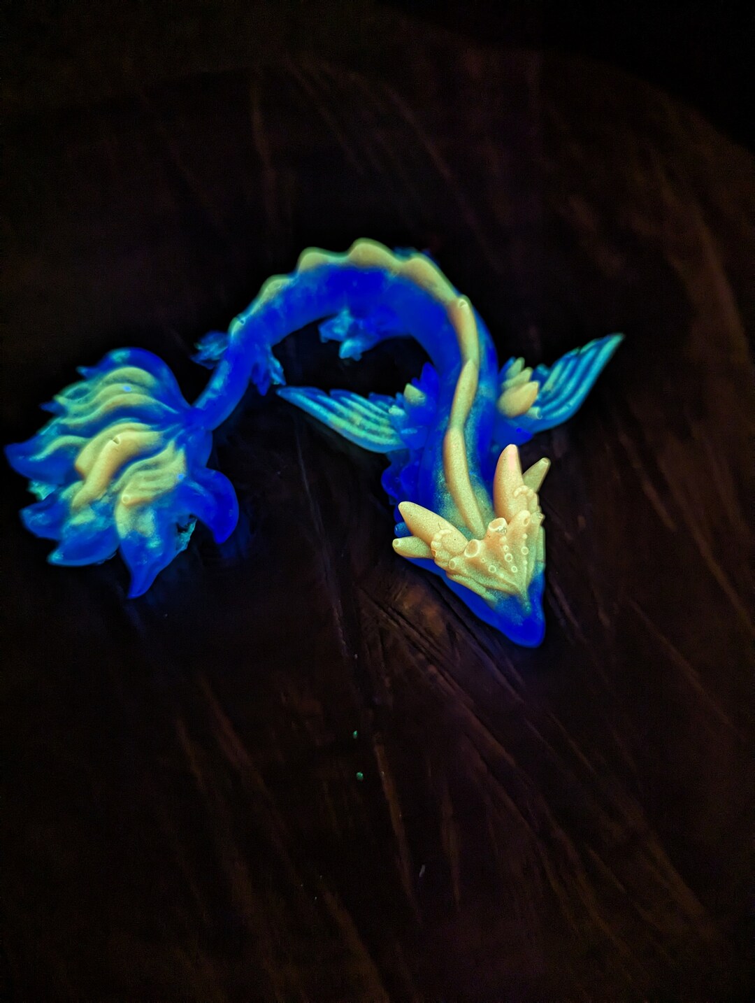 Gold Blue Glow Dragon UV Reactive Glow in the Dark Dice Guardian Cute ...
