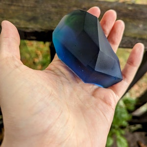 Blue Irregular Resin Crystal Dark Blue and Green Gem Resin Gem for ...