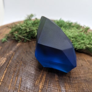 Blue Irregular Resin Crystal Dark Blue and Green Gem Resin Gem for ...