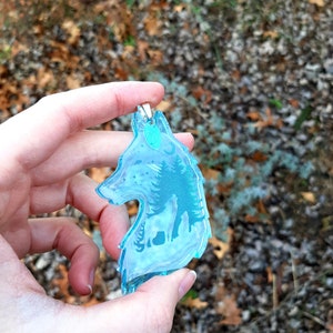 Blue Howling Wolf Resin Keychain Wolf Lovers Gift Animal Keychains ...