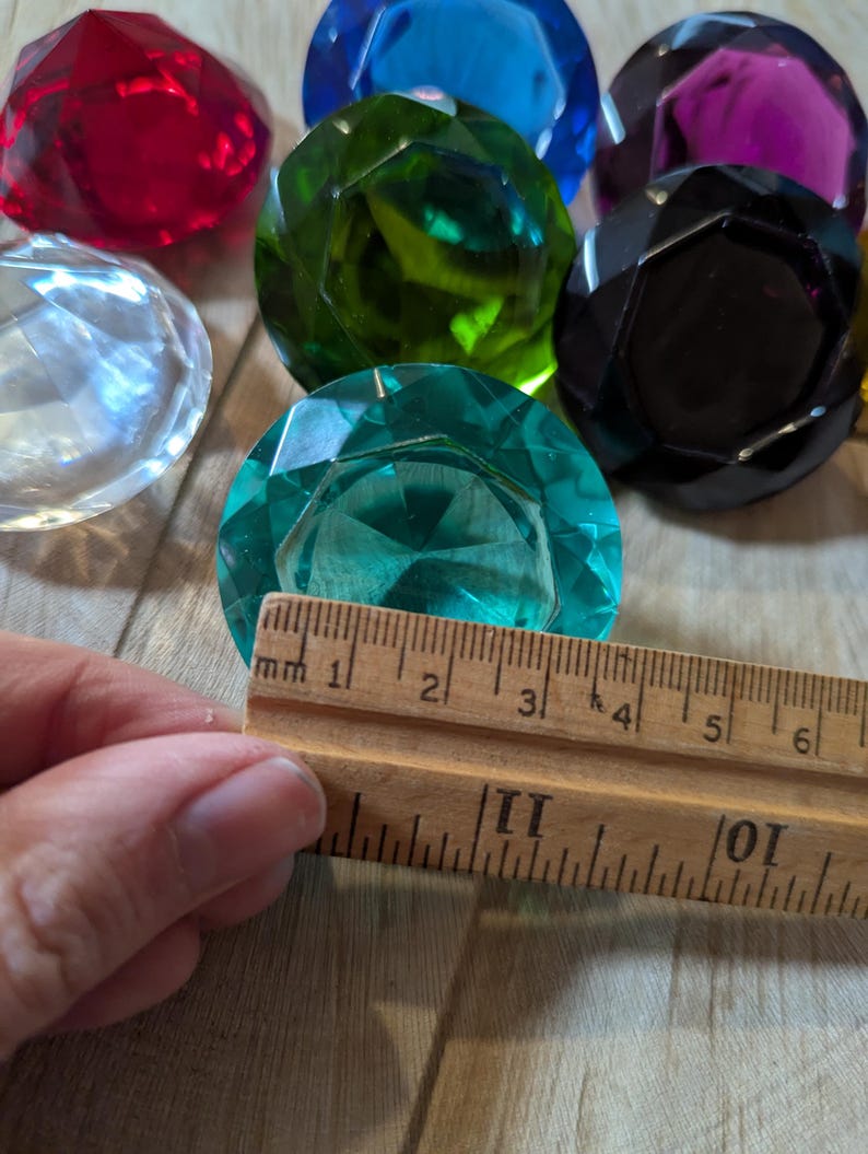 Video Game Gem Cosplay Prop / Custom Set of 8 Gems / Custom Cosplay Gem ...