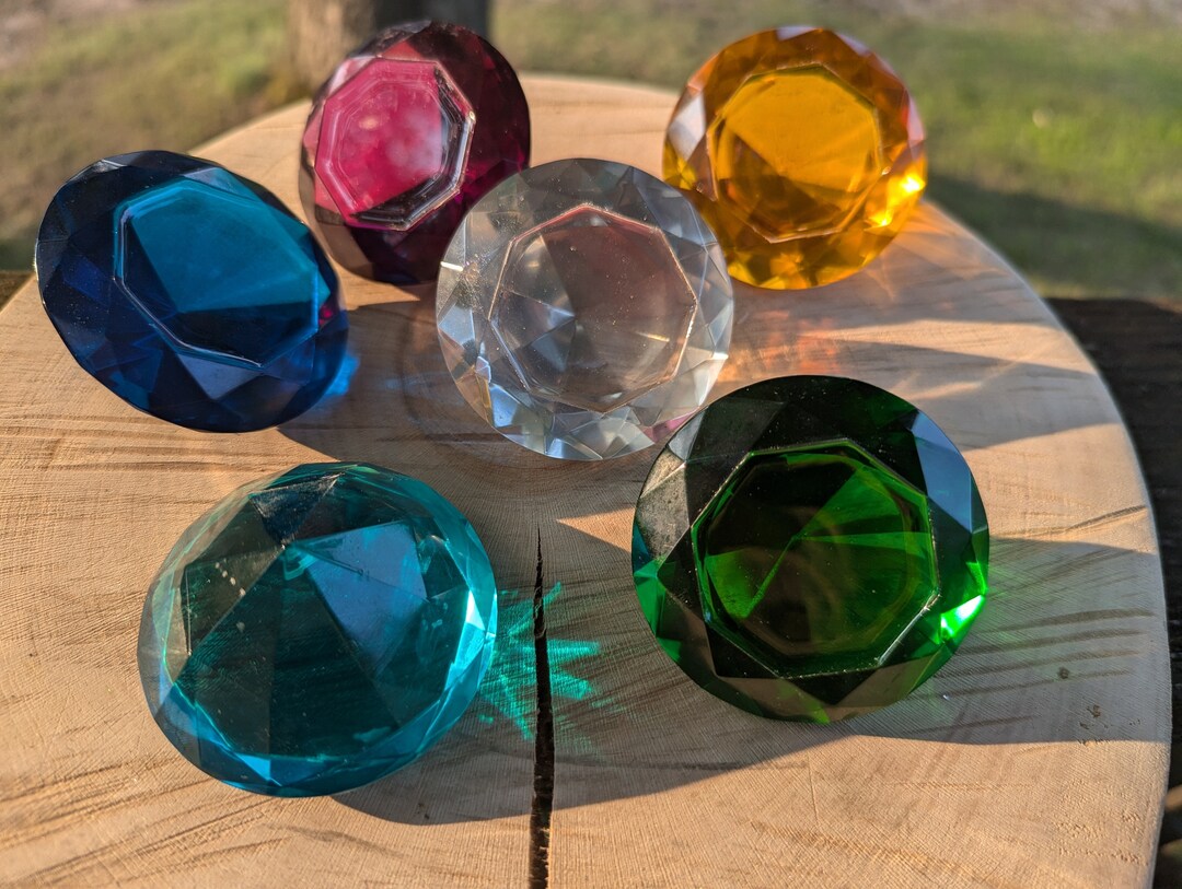 Faceted Emerald Gem Video Games Resin Paperweight Crystal Paperweight ...