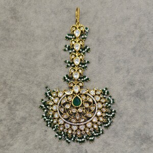 Emerald Green Victorian Kundan Polki Maang Tikka sabyasachi Jewelry ...