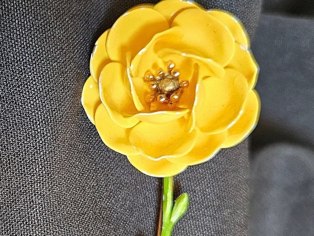 Crown Trifari Yellow Rose Brooch. This Enameled Yellow Rose Brooch is ...