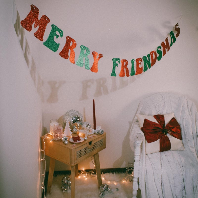 Friendsmas - Etsy