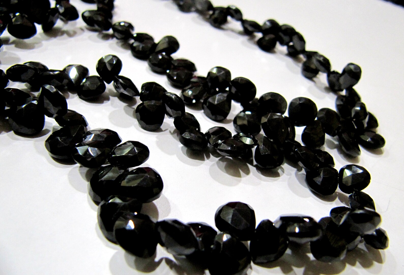 Natural Black Spinel Heart Shape Briolette Faceted 8 to 10mm Gemstone ...
