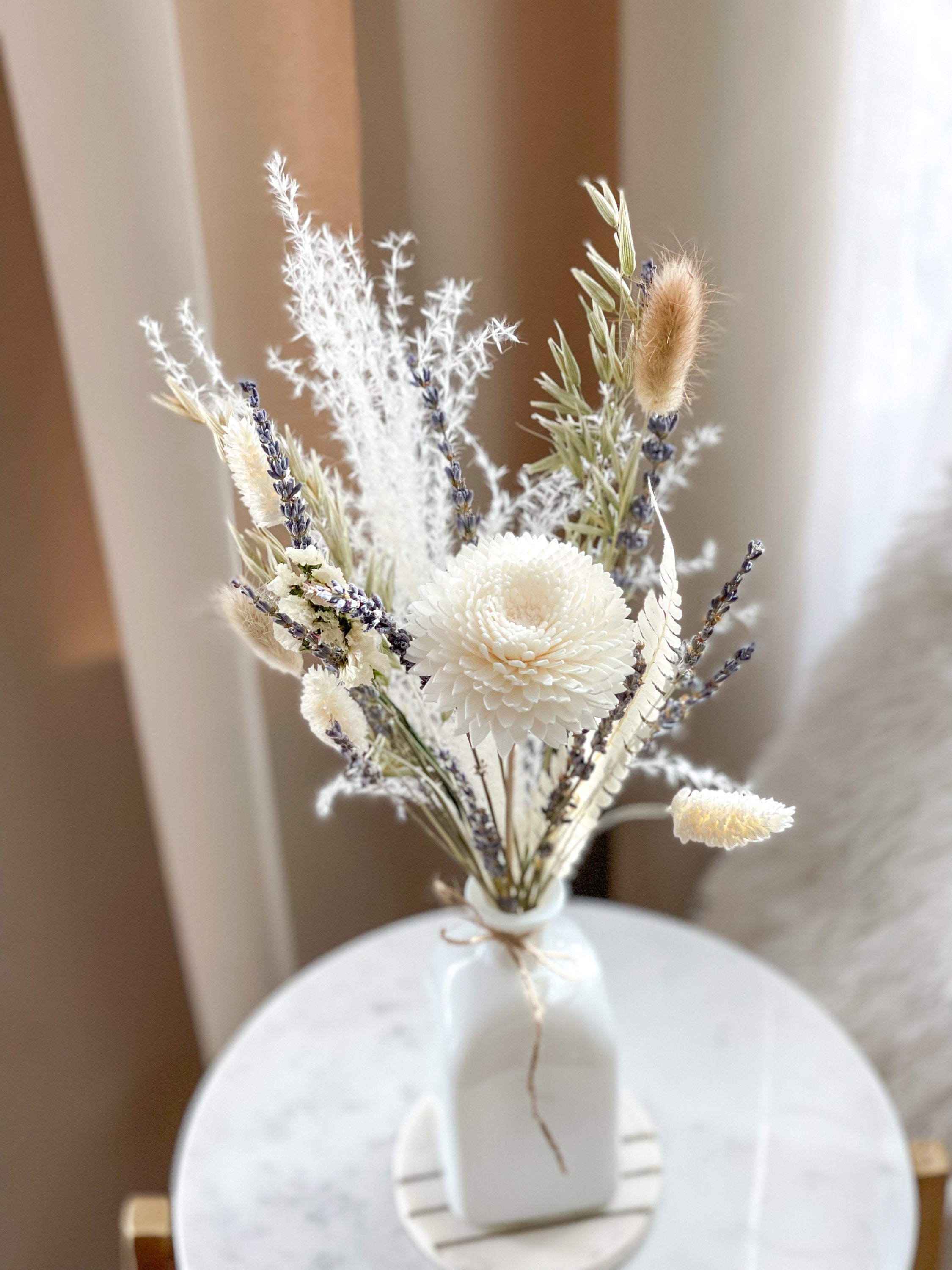 Minimal Flower Arrangement