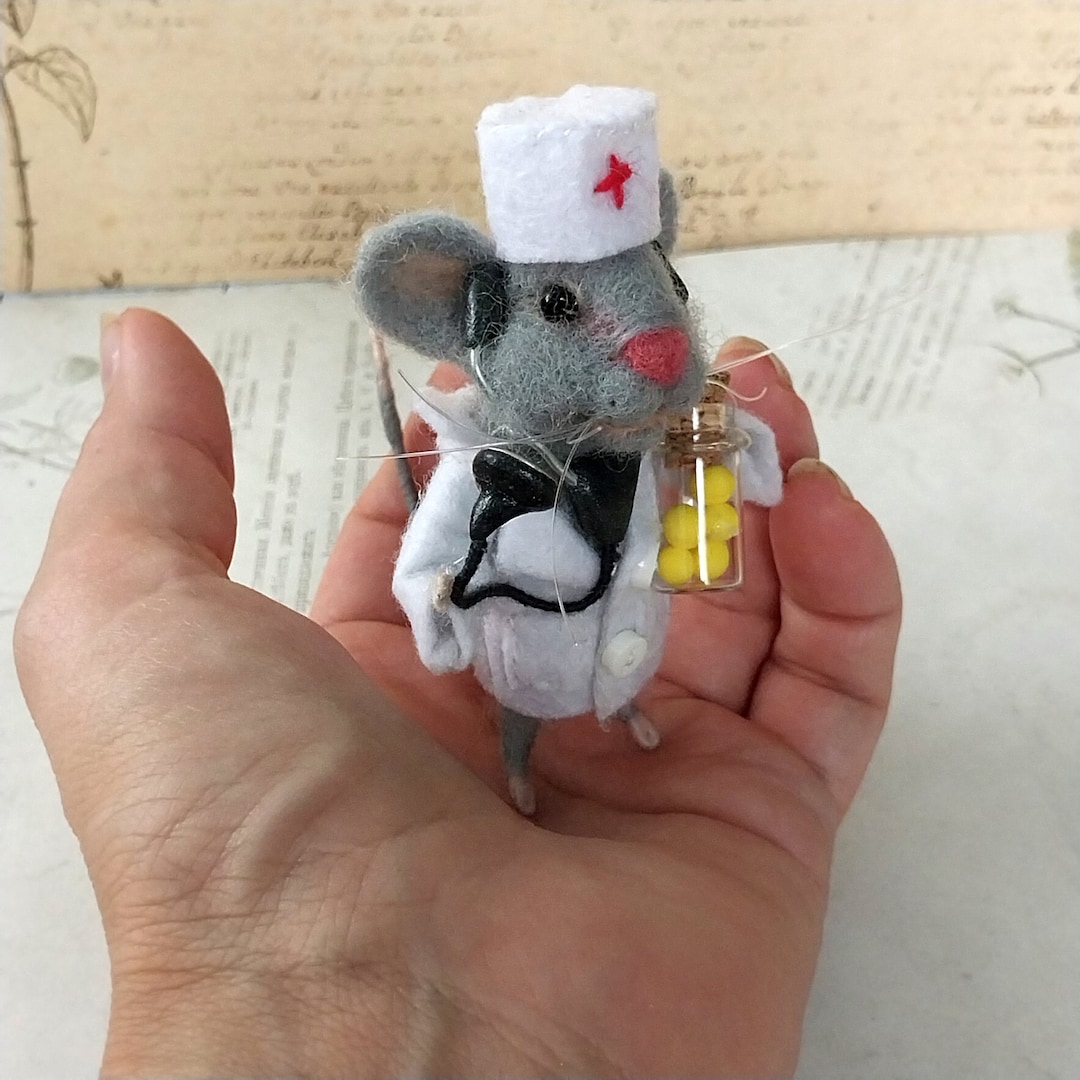 Felted Doctor Mouse With Stethoscope Gift for Physician - Etsy