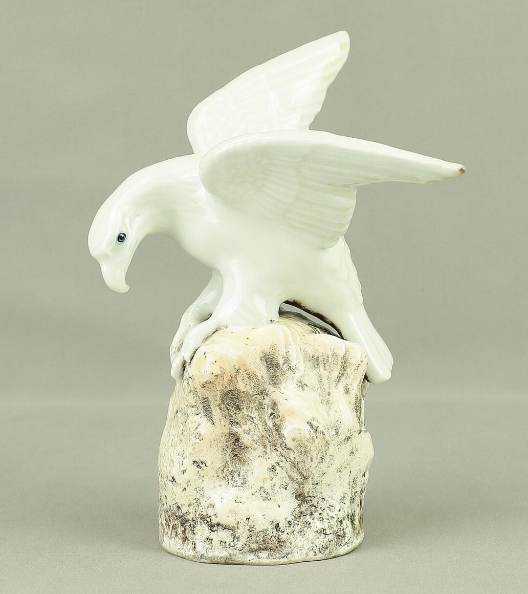 Hirado Ware Mikawachi Ware White Porcelain Eagle on Rock With Box VA476 ...