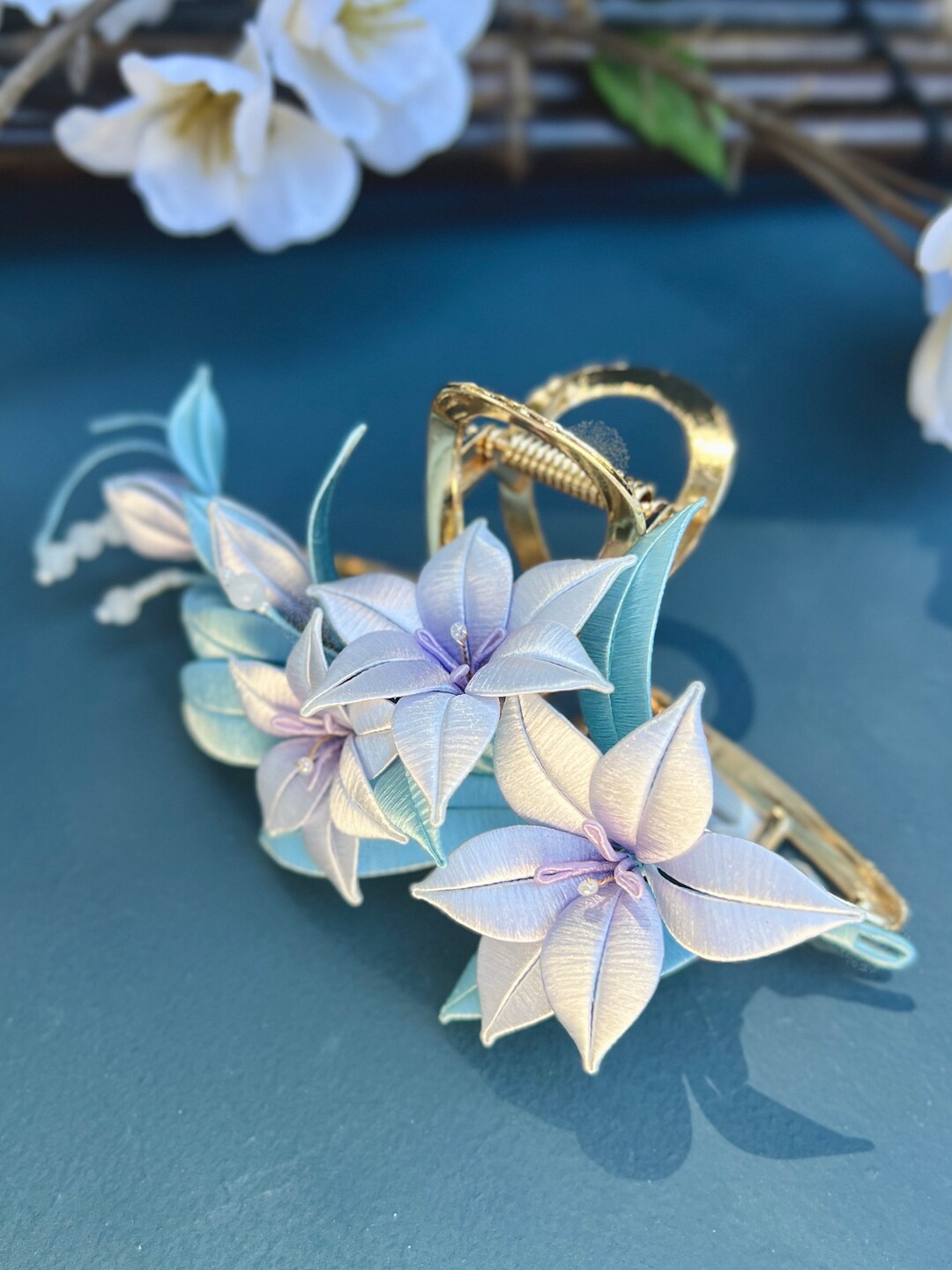 Colored Silk Twining Flower, Sapphire Blue Lily Hair Claw, Bridal Hair ...