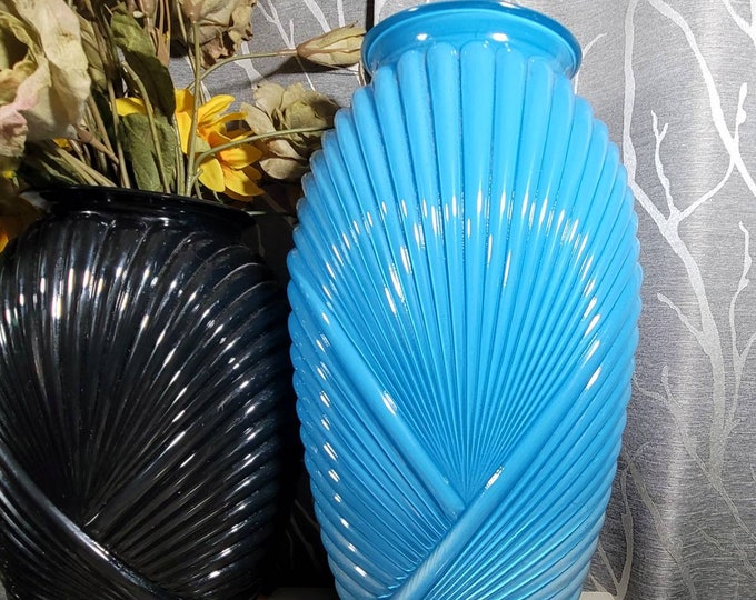 Ribbed Shell Vase, Shell, Clam, Glossy, Hollywood, Vibrant, Turquoise ...