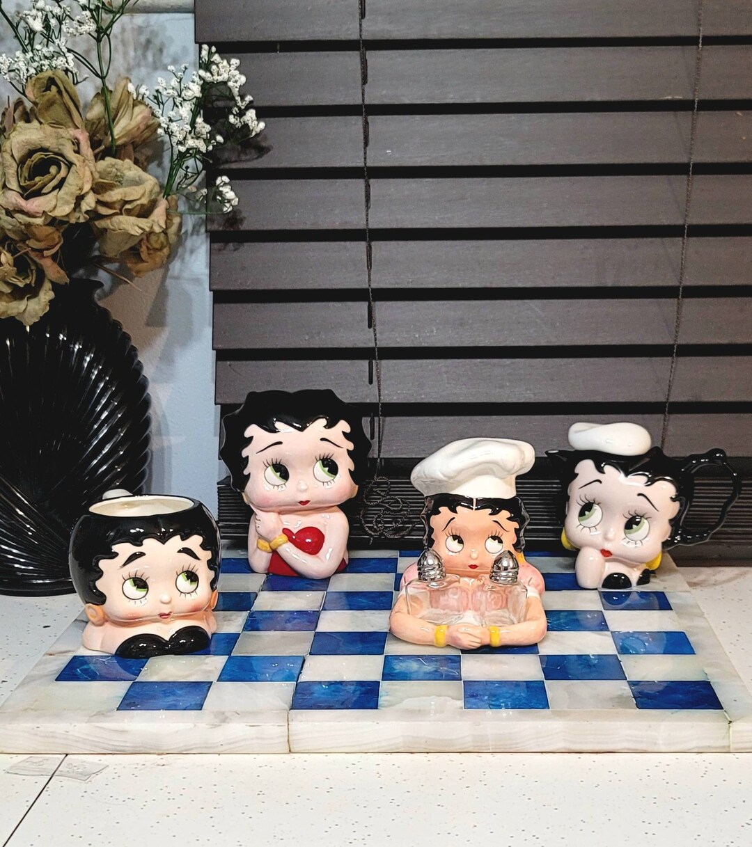 Betty Boop, Assorted Collectibles, Coin Bank, Salt&pepper, Vintage Mugs ...