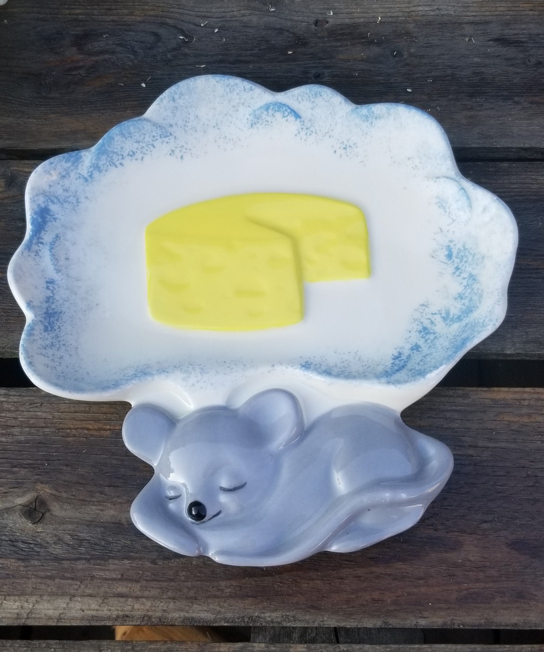 Vintage Ribbed Cheese Plate with Tiny Mouse Home & Living Kitchen ...