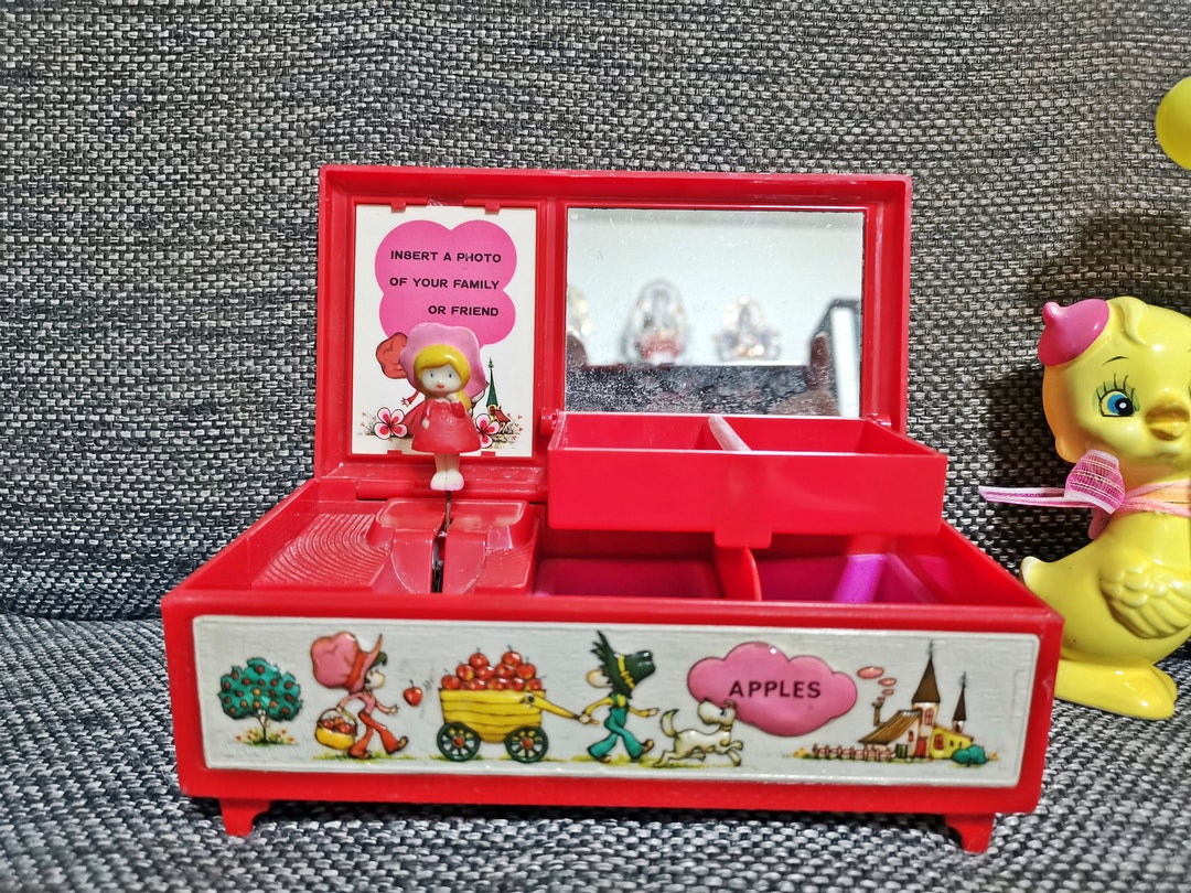 Vintage Cute Kawaii Big Eye Girl Music Box Rotating Doll Apples Lady ...