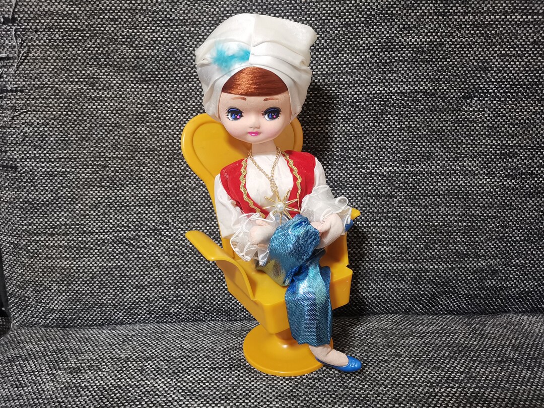 Vintage Pose Doll Japanese Big Eyes Girl Doll Sitting in a Chair Music ...