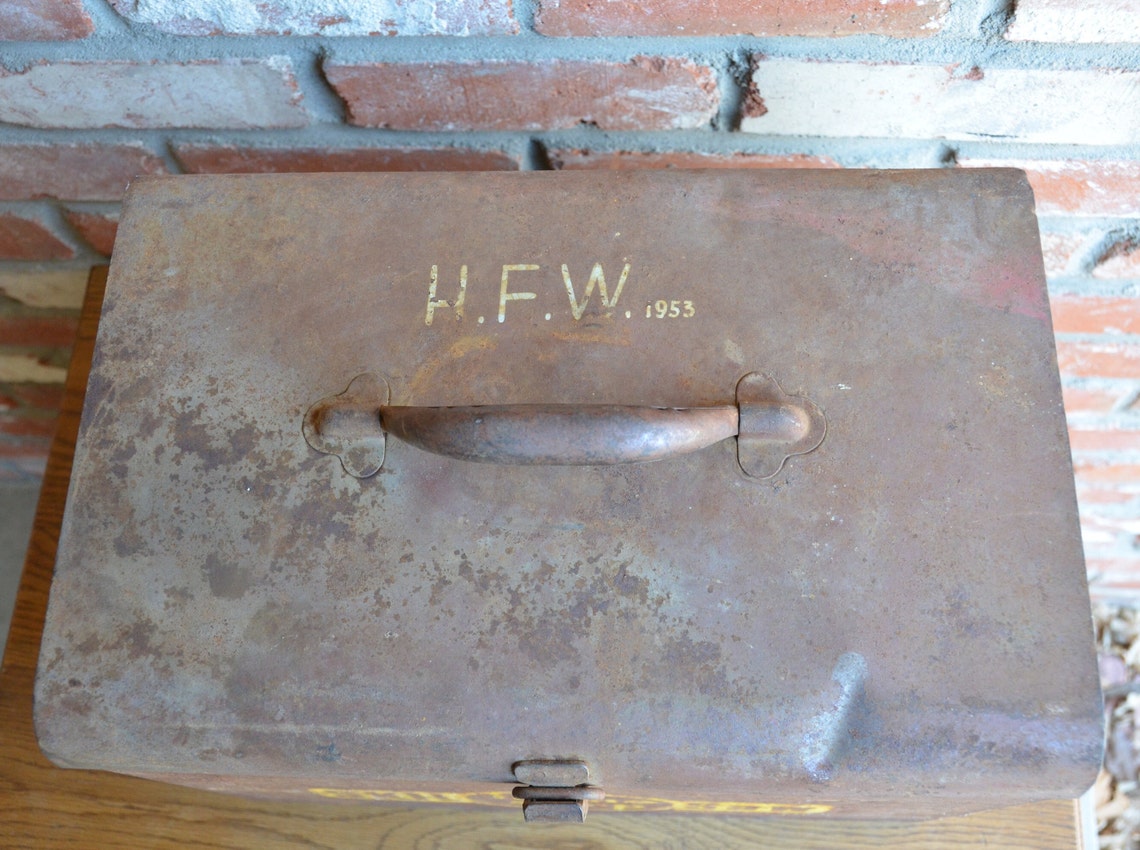 Vintage Skilsaw Tool Box Rusty Metal Box Old Caddy W/ Handle Desk ...