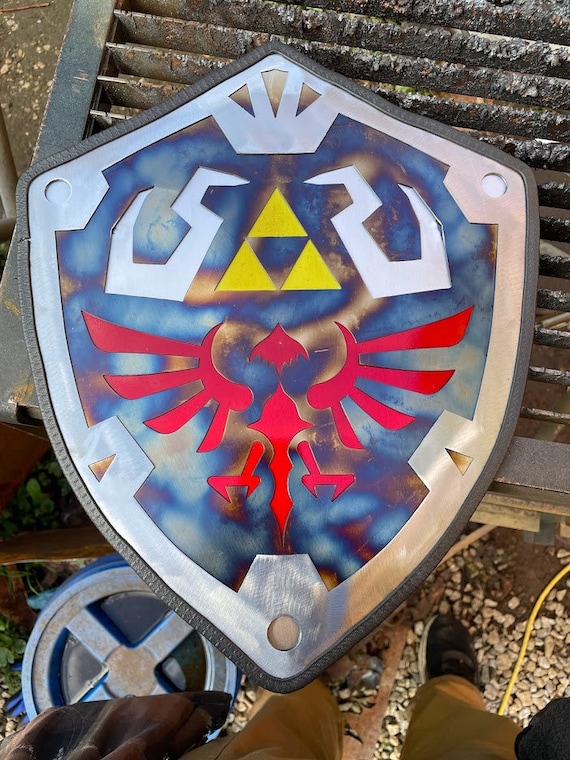 Metal Legend of Zelda Hylian Shield Wall Hanging - Etsy