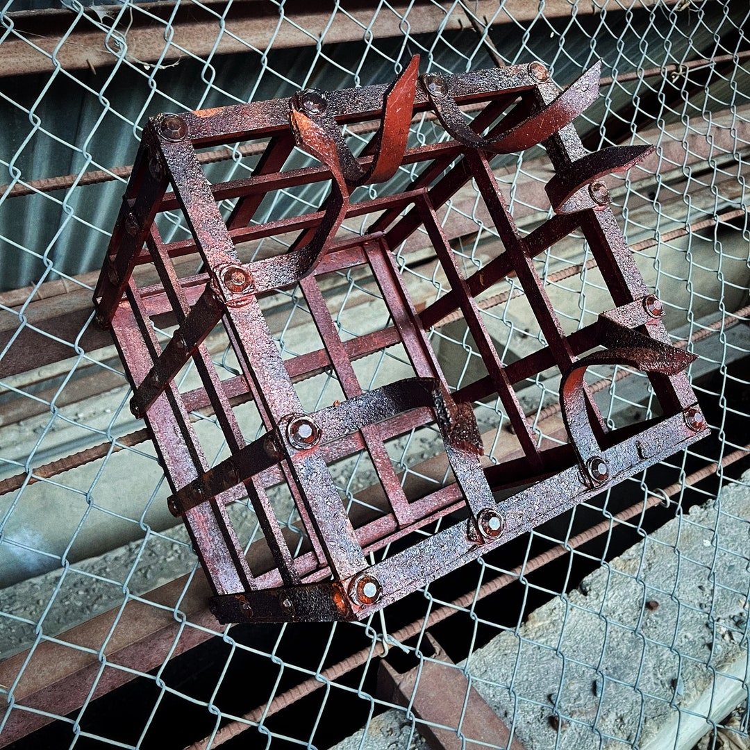 Thirteen Ghosts the Jackal Cage Replica Prop - Etsy