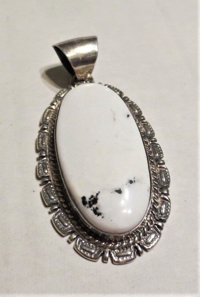 Lovely Native American Navajo White Buffalo Turquoise/agate and ...