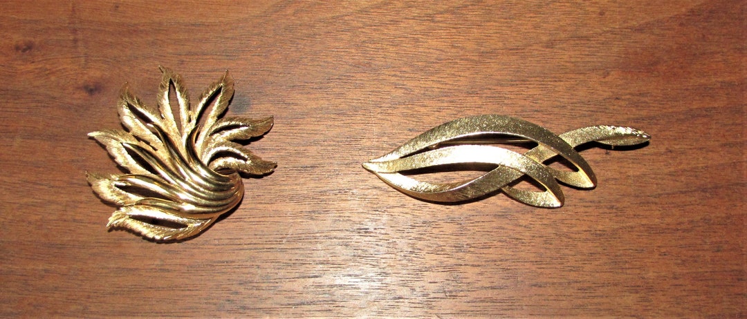 Pair of Mid-century MONET Brooches. Gold Floral Design. Very Modern ...