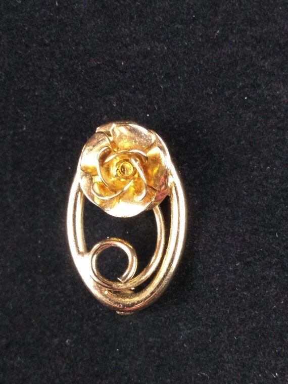 PRICE HAS BEEN LOWERED! BEAUTIFUL PIN FROM THE 40S. … - Gem