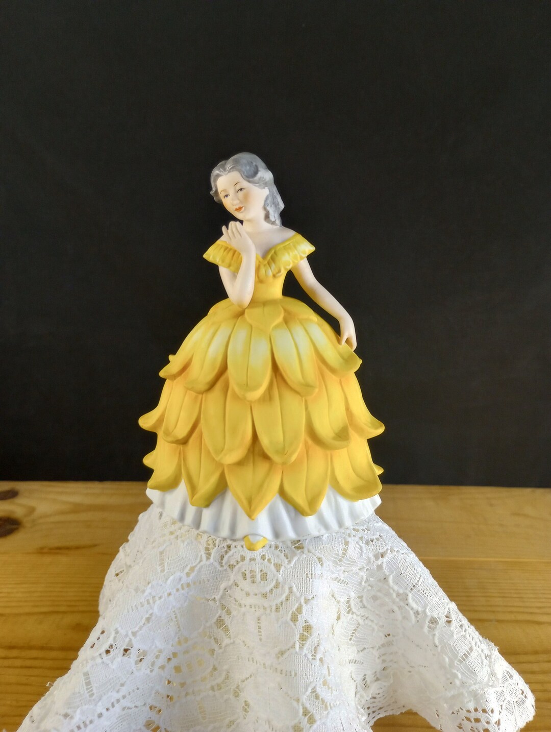 Flower Maidens of the Year 1982 Delores, the Lady Chrysanthemum - Etsy