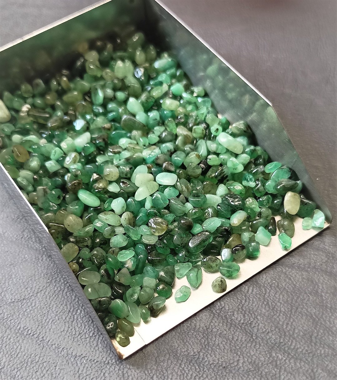 Natural Emerald Chips – Loose Gemstone Mini Stones (2-4 Mm) - Etsy