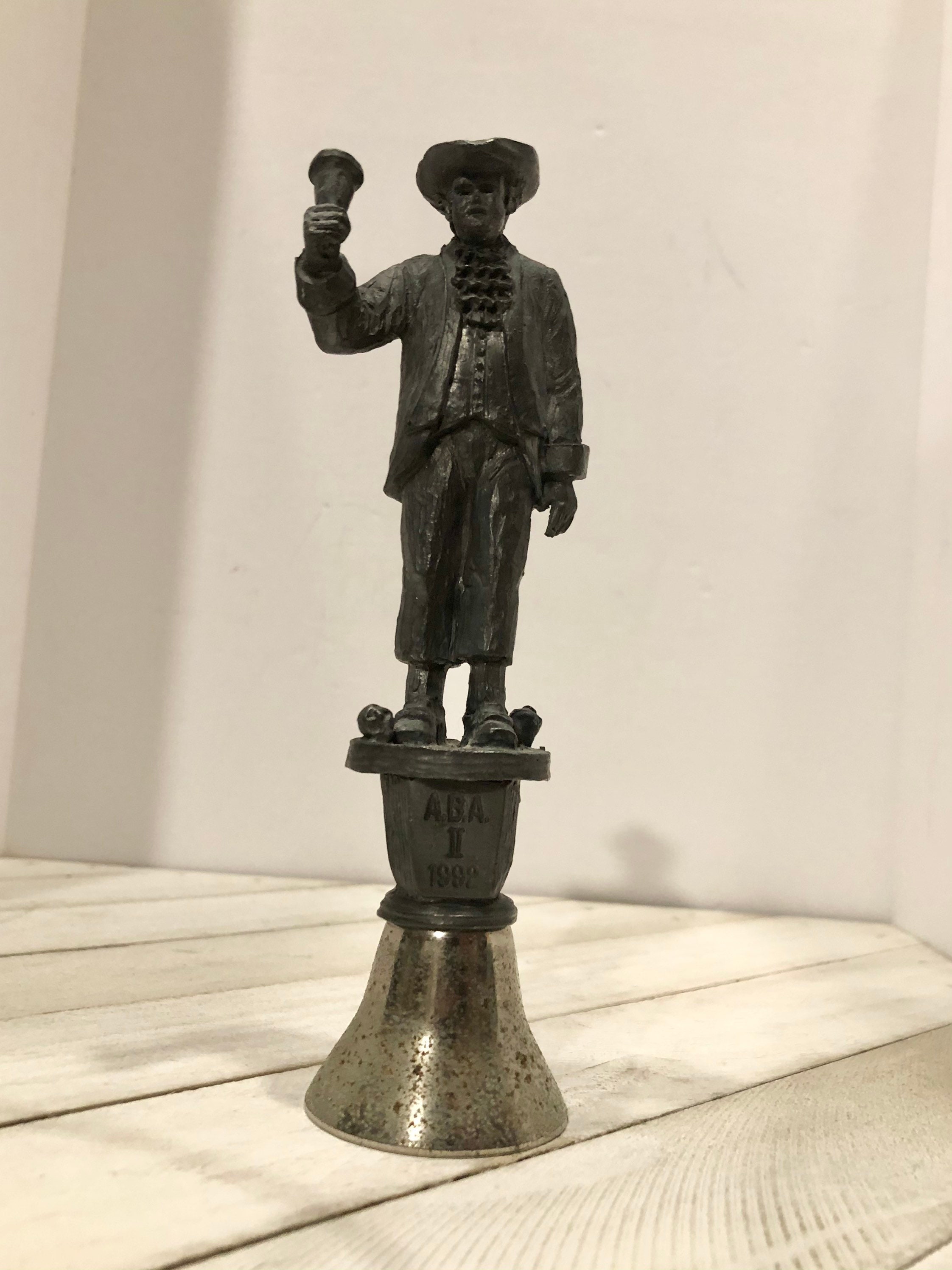 Ricker Pewter Colonial Man Bell 1991 Sold As Is - Etsy.de