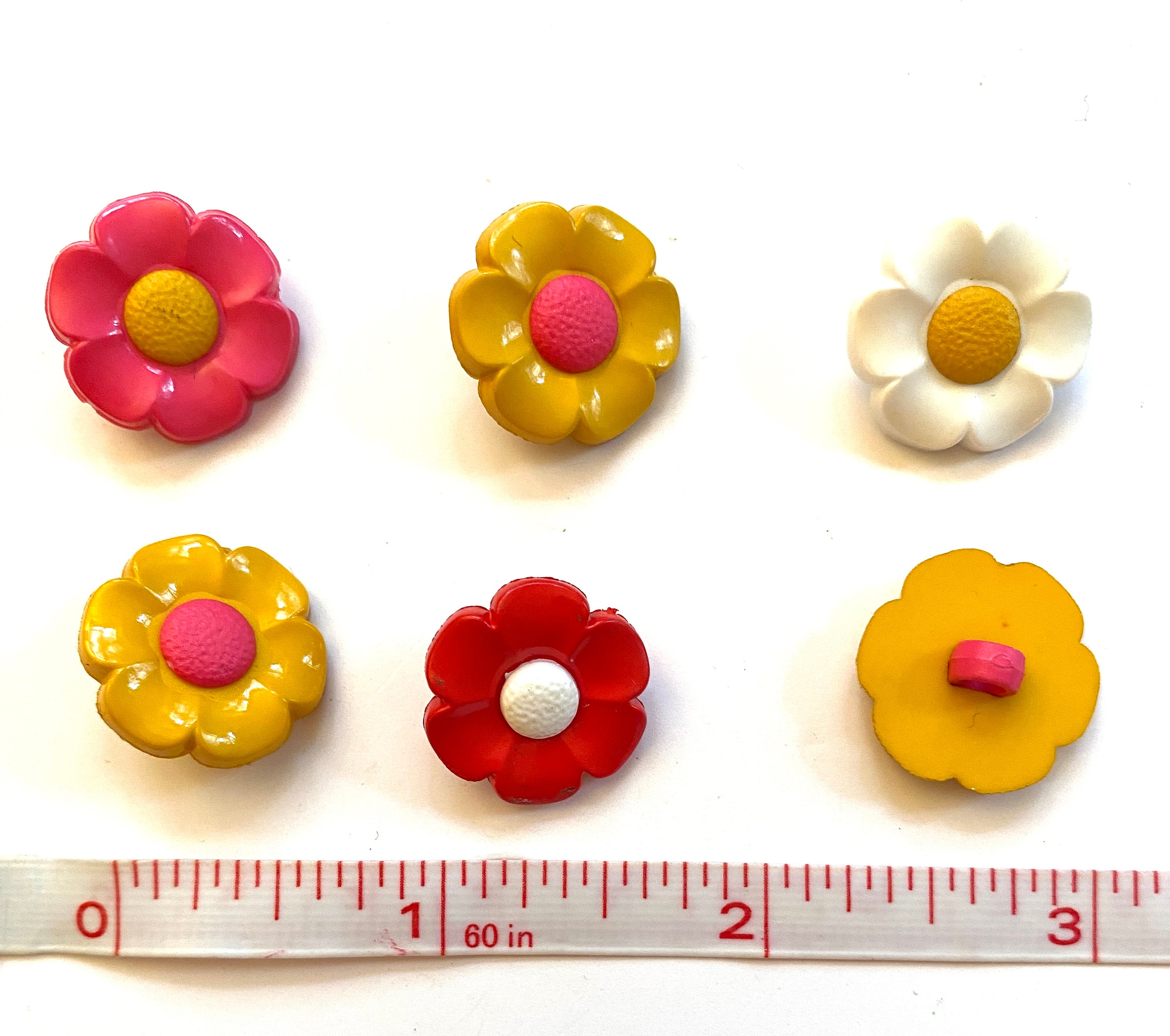 6 FLOWER POWER Buttons With Shafts for Sewing, Crafting, Scrapbooking ...