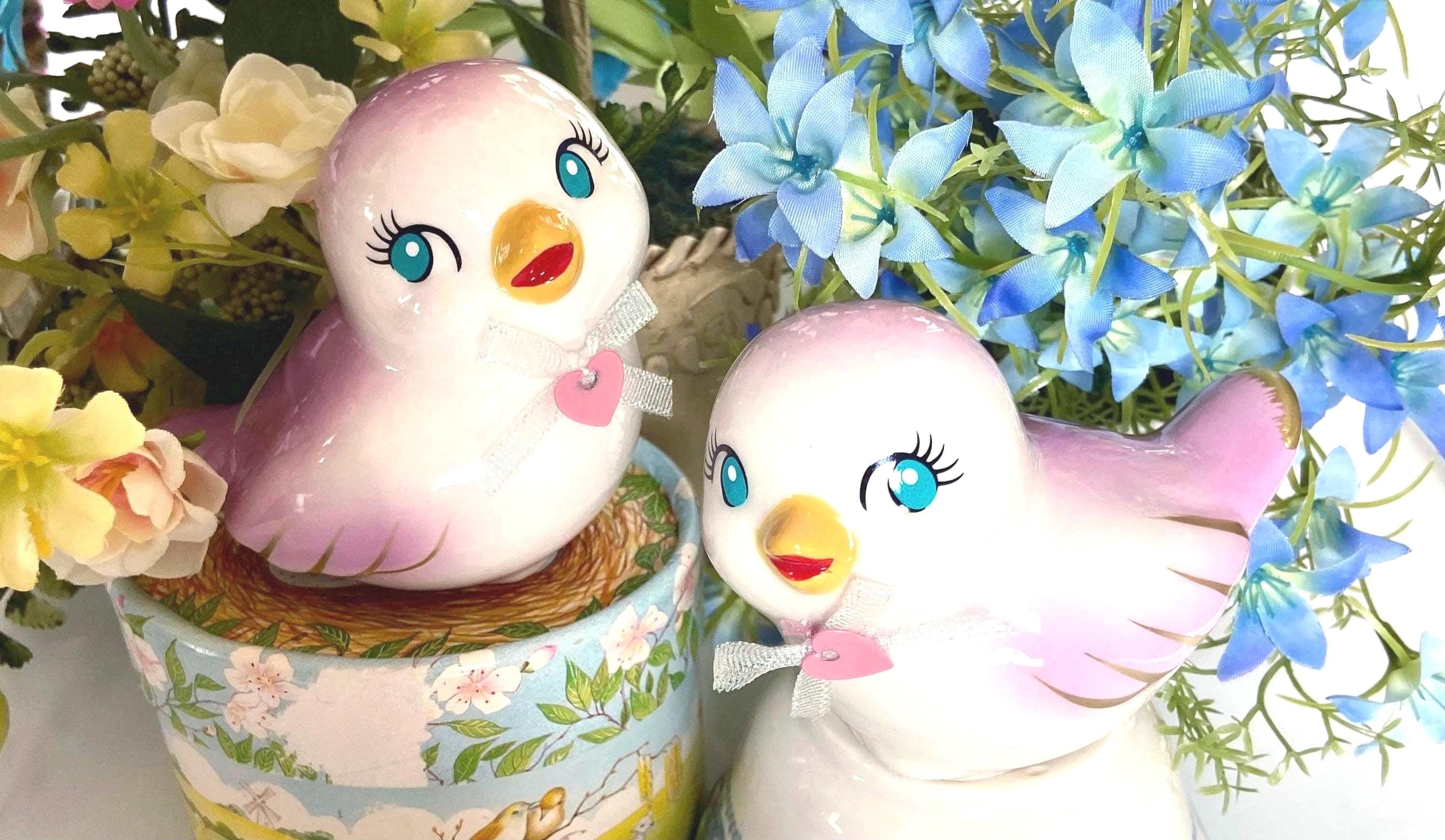Cute Retro Look Springtime 22kt Gold Easter Love Bird Songbird Pair ...