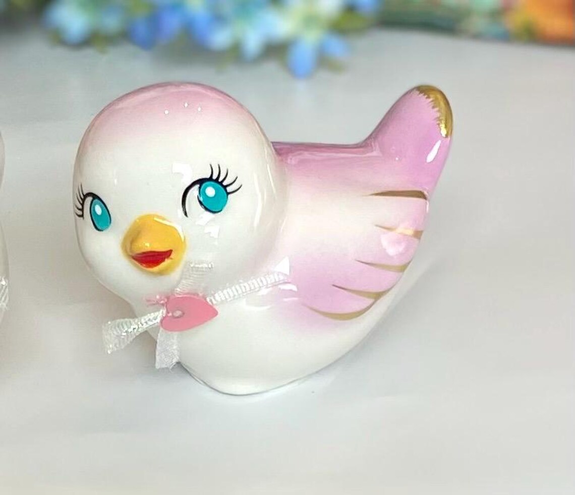 Cute Retro Look Springtime 22kt Gold Easter Love Bird Songbird Pair ...