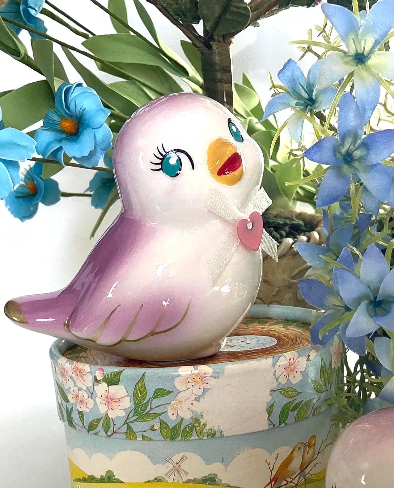 Cute Retro Look Springtime 22kt Gold Easter Love Bird Songbird Pair ...