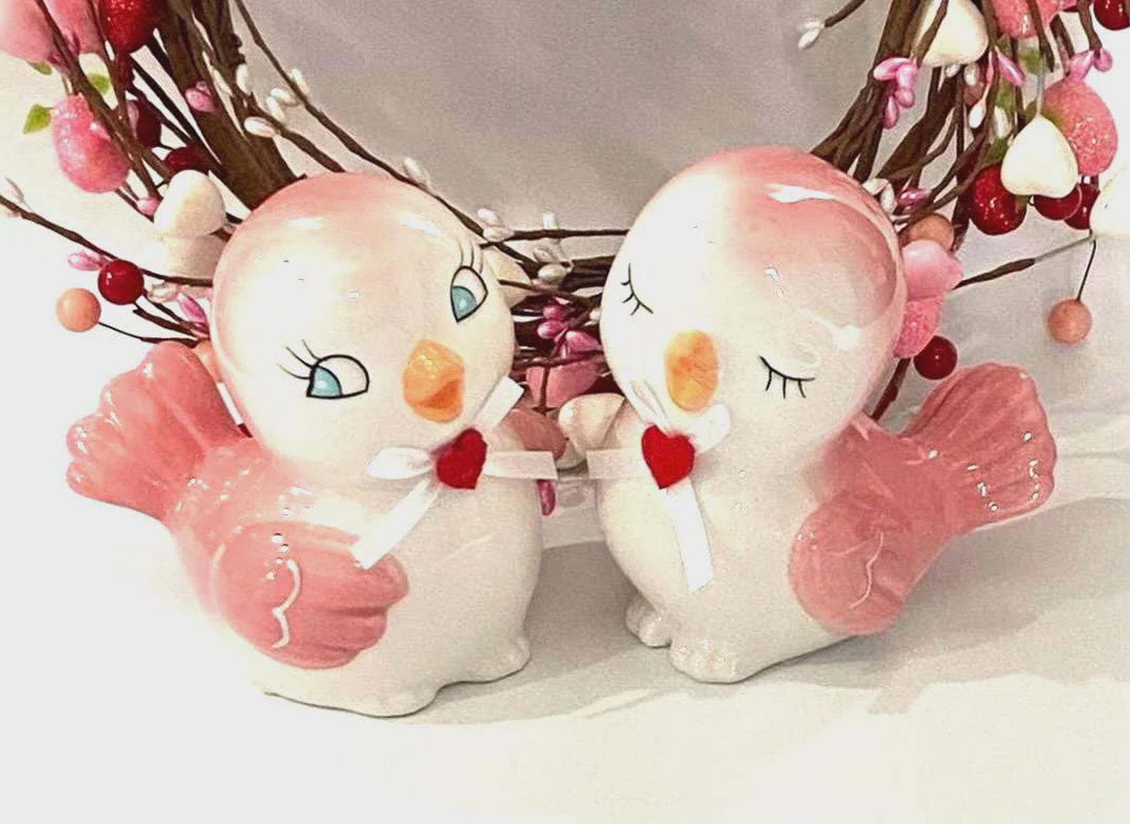 Cute Retro Look Springtime 22kt Gold Easter Love Bird Songbird Pair ...