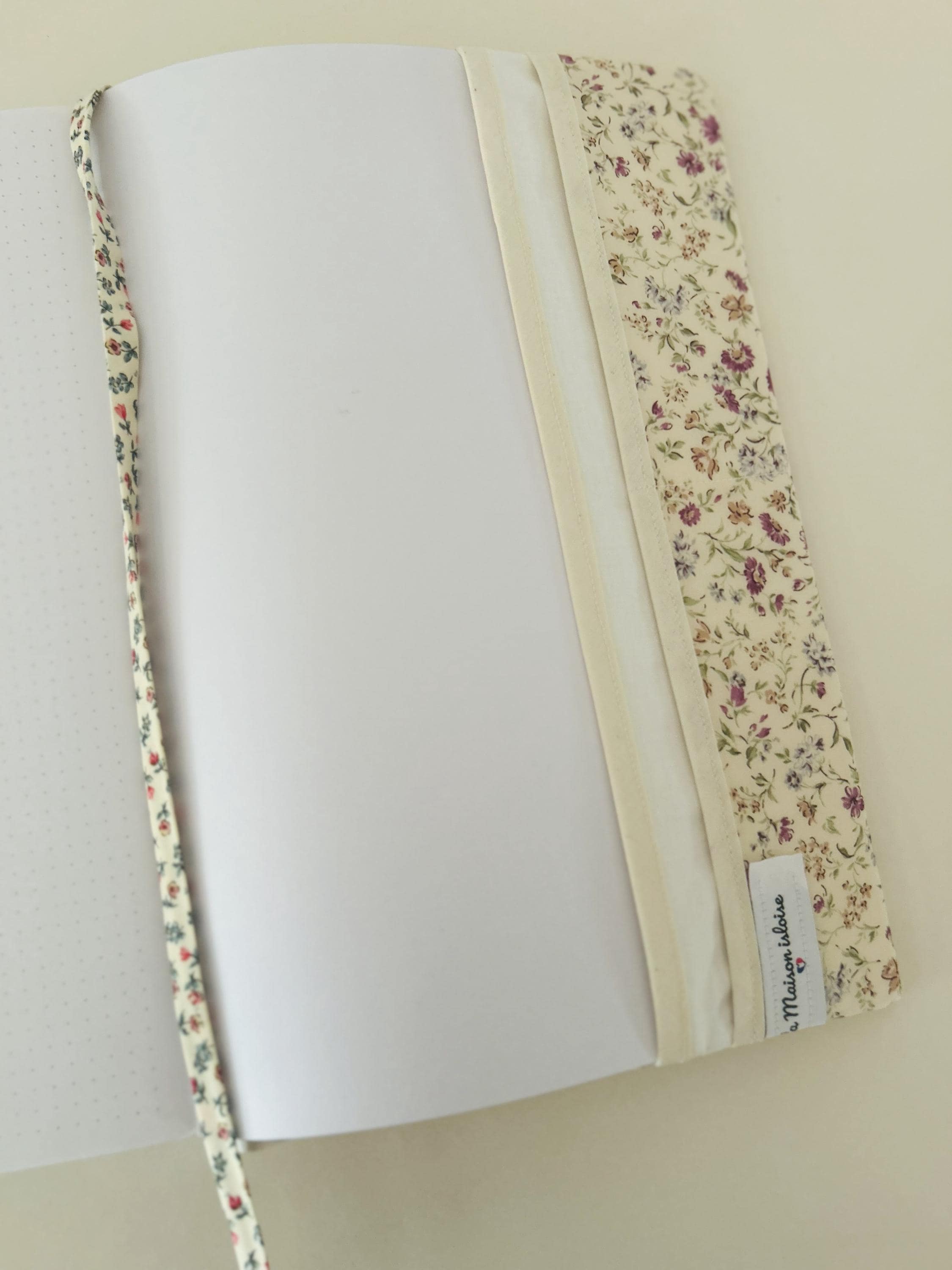 Japanese A4 Daily Planner for 2026 With Pen Pockets - Etsy