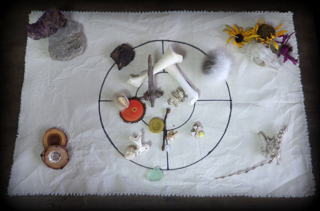 Throwing of the Bones Casting Cloth, Divination Country Magic, Conjure ...