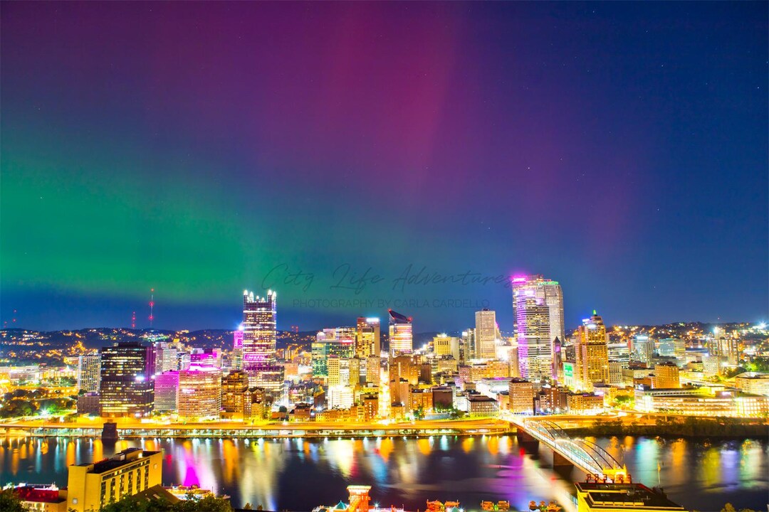 Northern Lights / Aurora Borealis Over Pittsburgh Skyline Photo ...