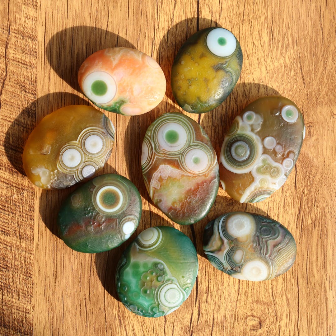 Natural Gobi Agate Palm Stone, Eye's Agate Stone, Colourful Agate ...