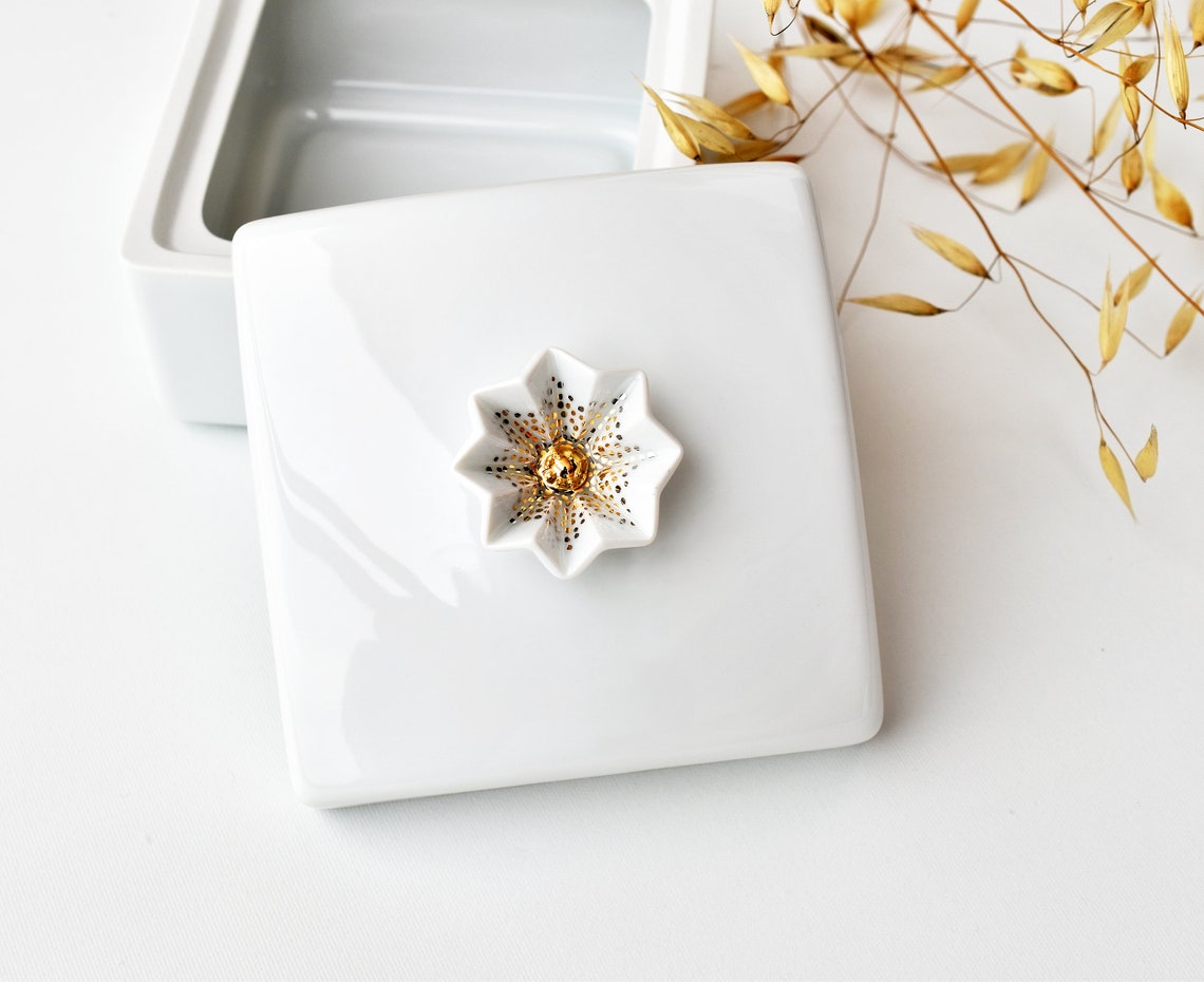 White porcelain jar Ceramic jewelry box Porcelain dose Gold | Etsy